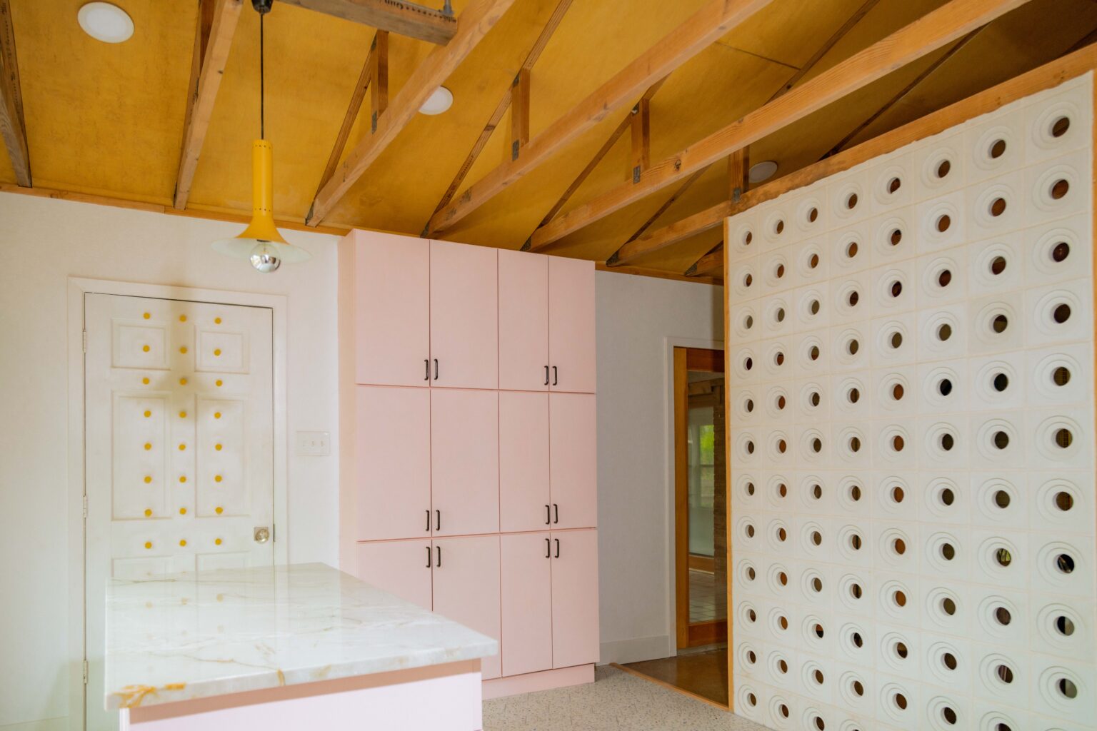 Kitchen Tour {Pink MCM Kitchen} - Unbound Wellness